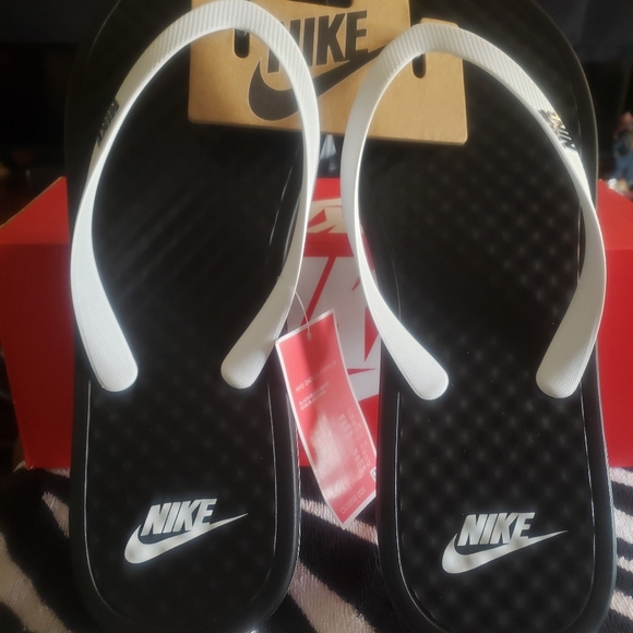 Nike | Shoes | Mens Nike White Black Flip Flops | Poshmark